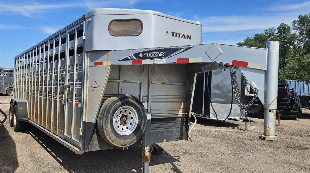 Used 2016 Titan Trailer 6'8 x 24' 1/2 Nose Stock Trailer | St John Kansas