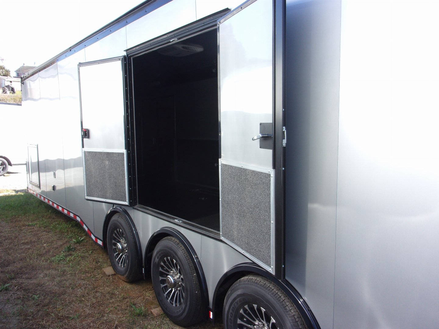 New 2024 HAULMARK EDGE 8.5X34TTT Car / Racing Trailer | Ephrata ...
