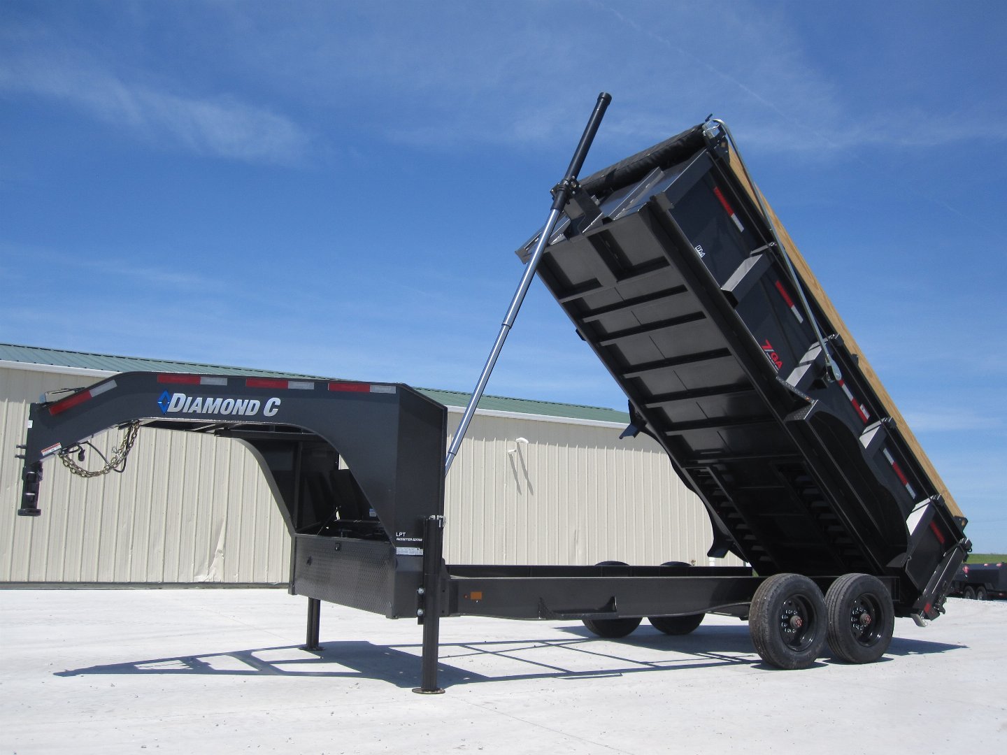 New 2024 DIAMOND C TRAILERS 82x16 LPT-210 Lo-Pro Gooseneck Dump Trailer ...