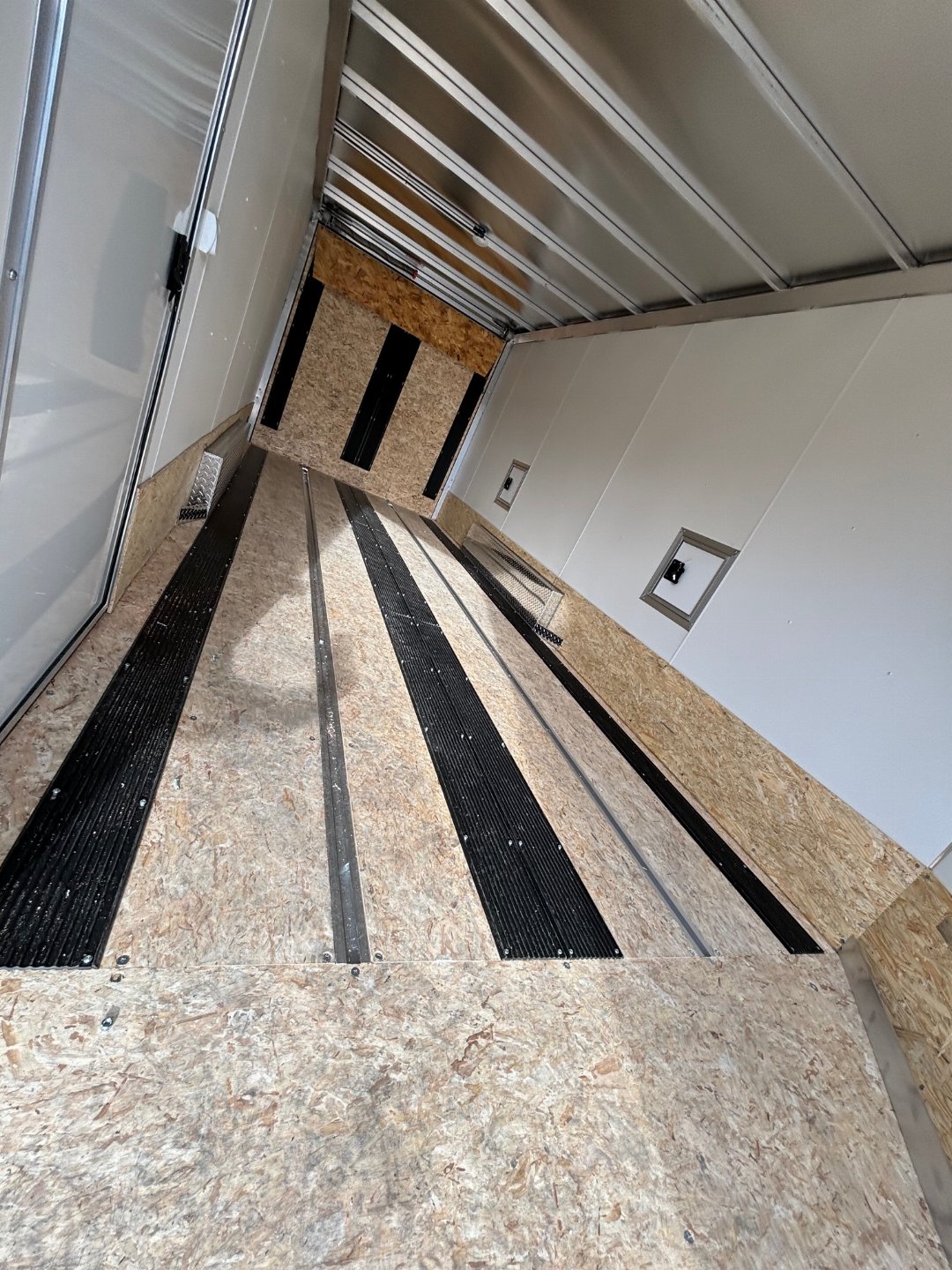 New 2024 HIGH COUNTRY 7.5X18 + 5ft V nose (Drive in/Drive out)/7 ...